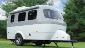 8 Best Lightweight Travel Trailers Under 3500 lbs (2022)