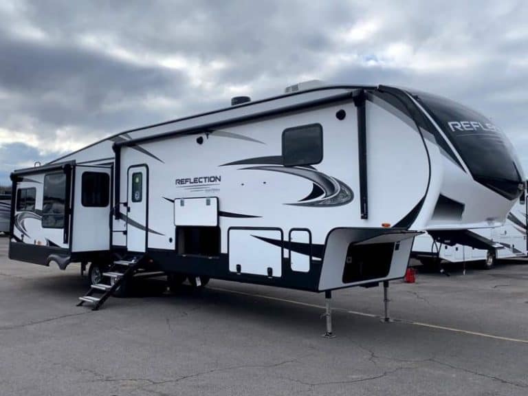 5th Wheel With Loft Bunkhouse | CamperAdvise