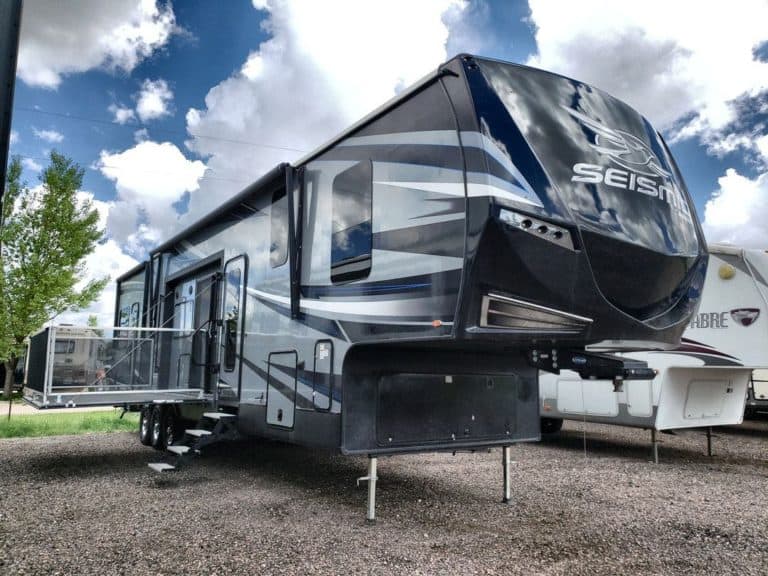 Best 5th Wheel Toy Hauler | CamperAdvise